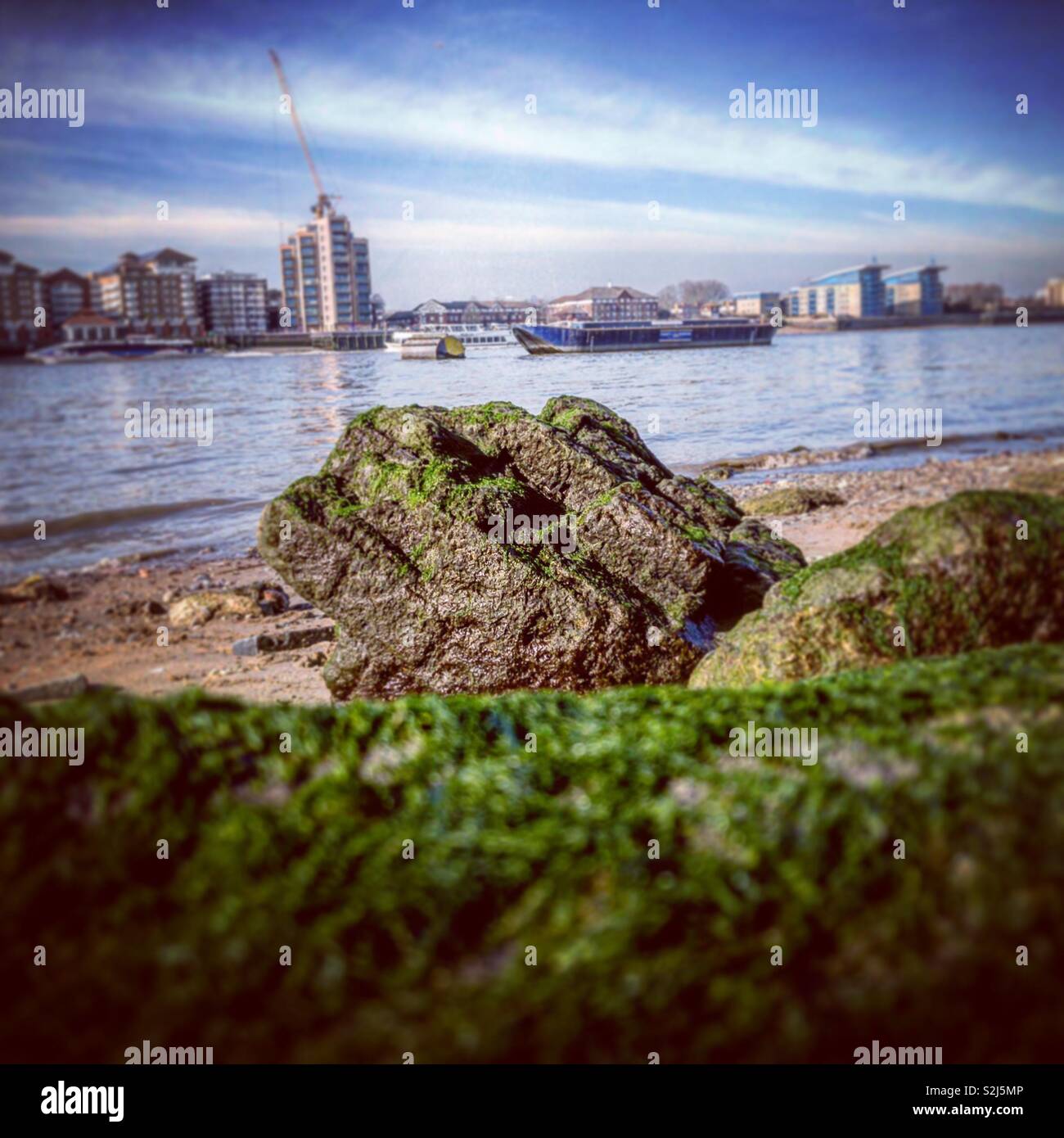 River thames landscape hi-res stock photography and images - Alamy