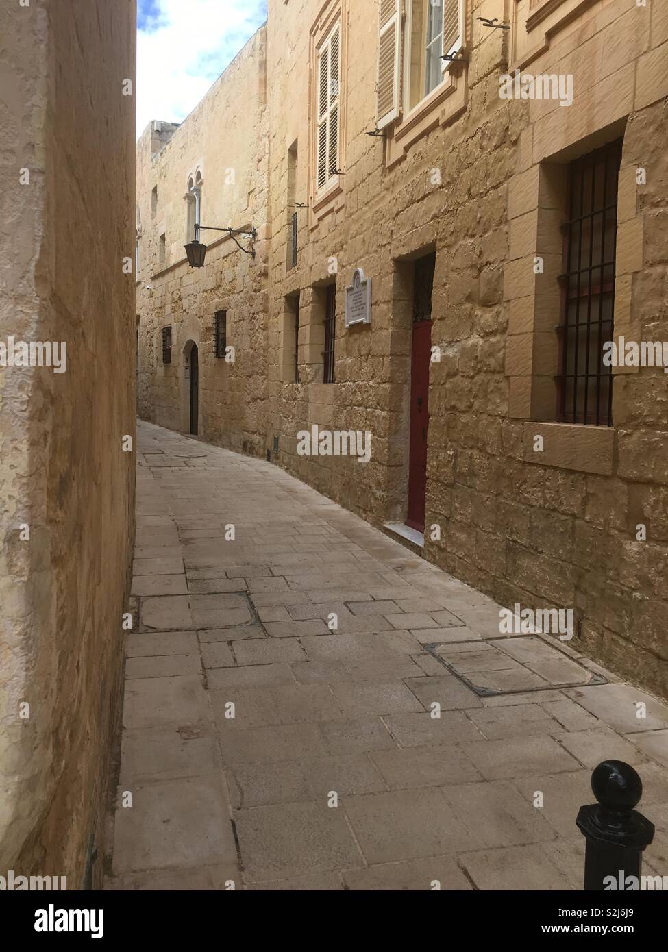 Maltese street hi-res stock photography and images - Alamy