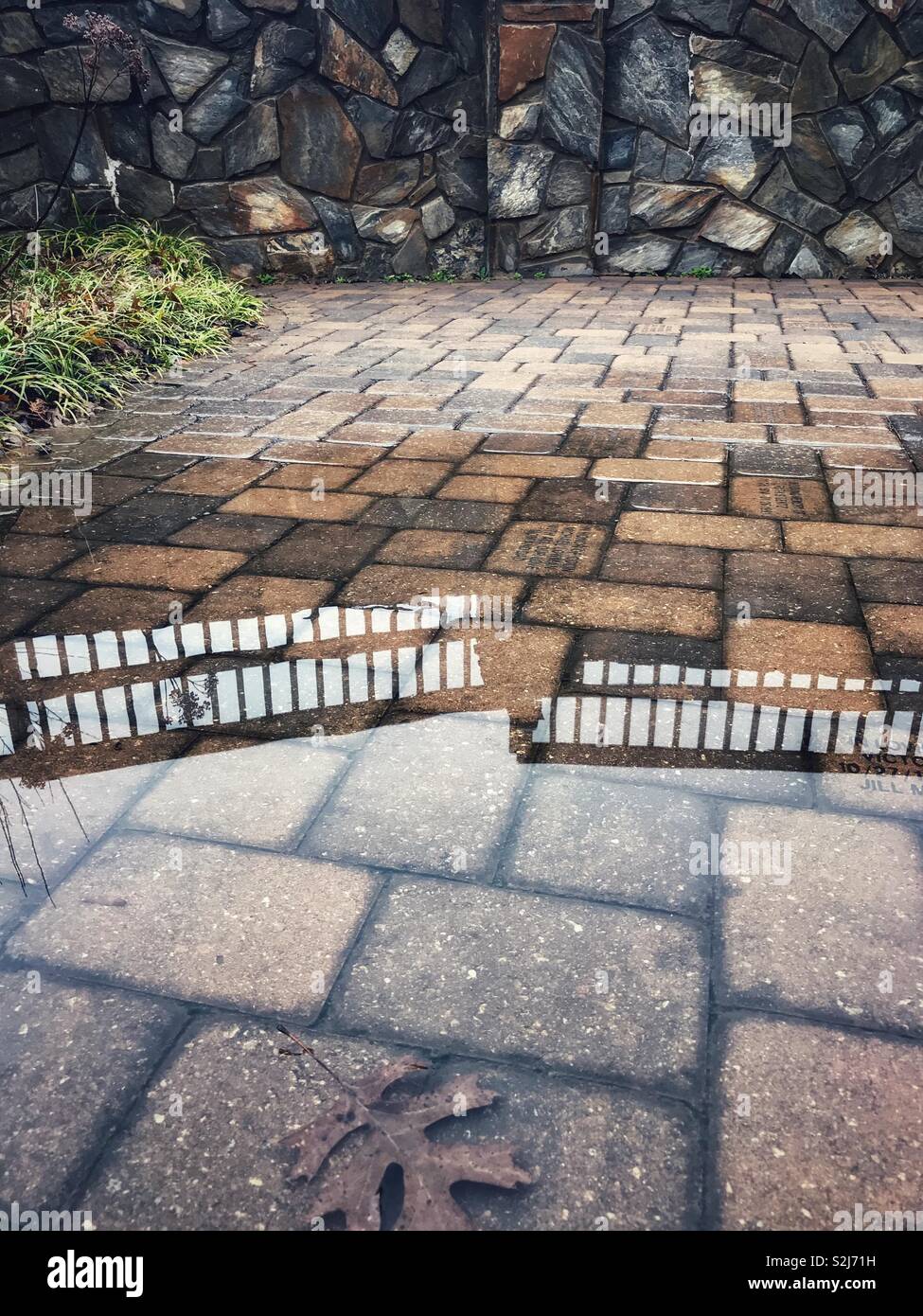 Brick retaining wall hi-res stock photography and images - Alamy