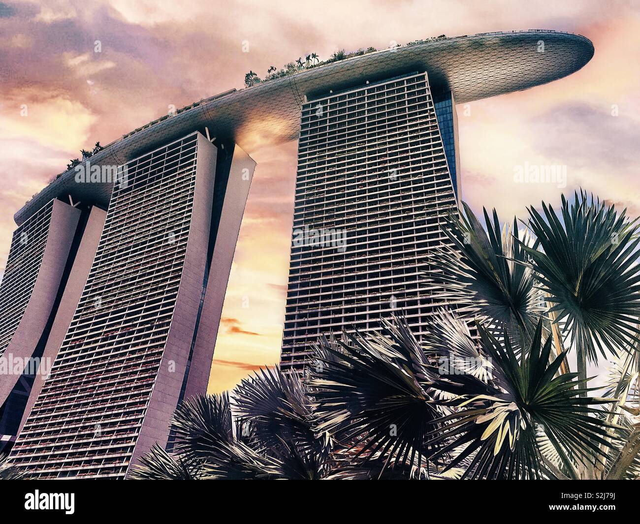 Space age buildings hi-res stock photography and images - Alamy