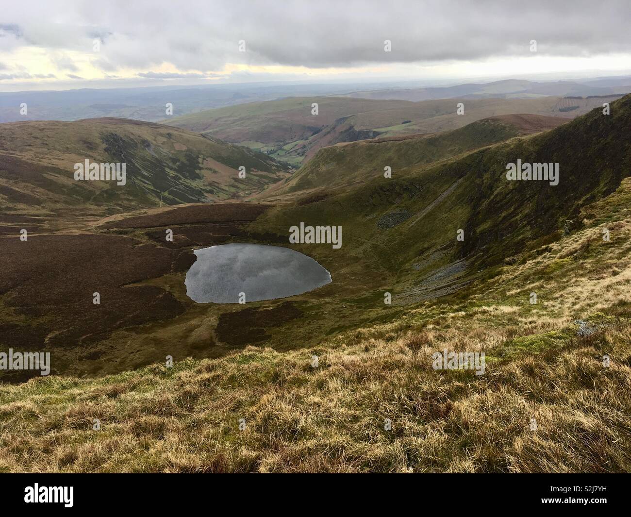 Glaciated u shaped valley landscape in Wales Stock Photo - Alamy