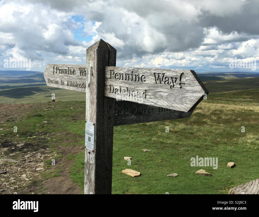 Pennines way signpost Stock Photo - Alamy