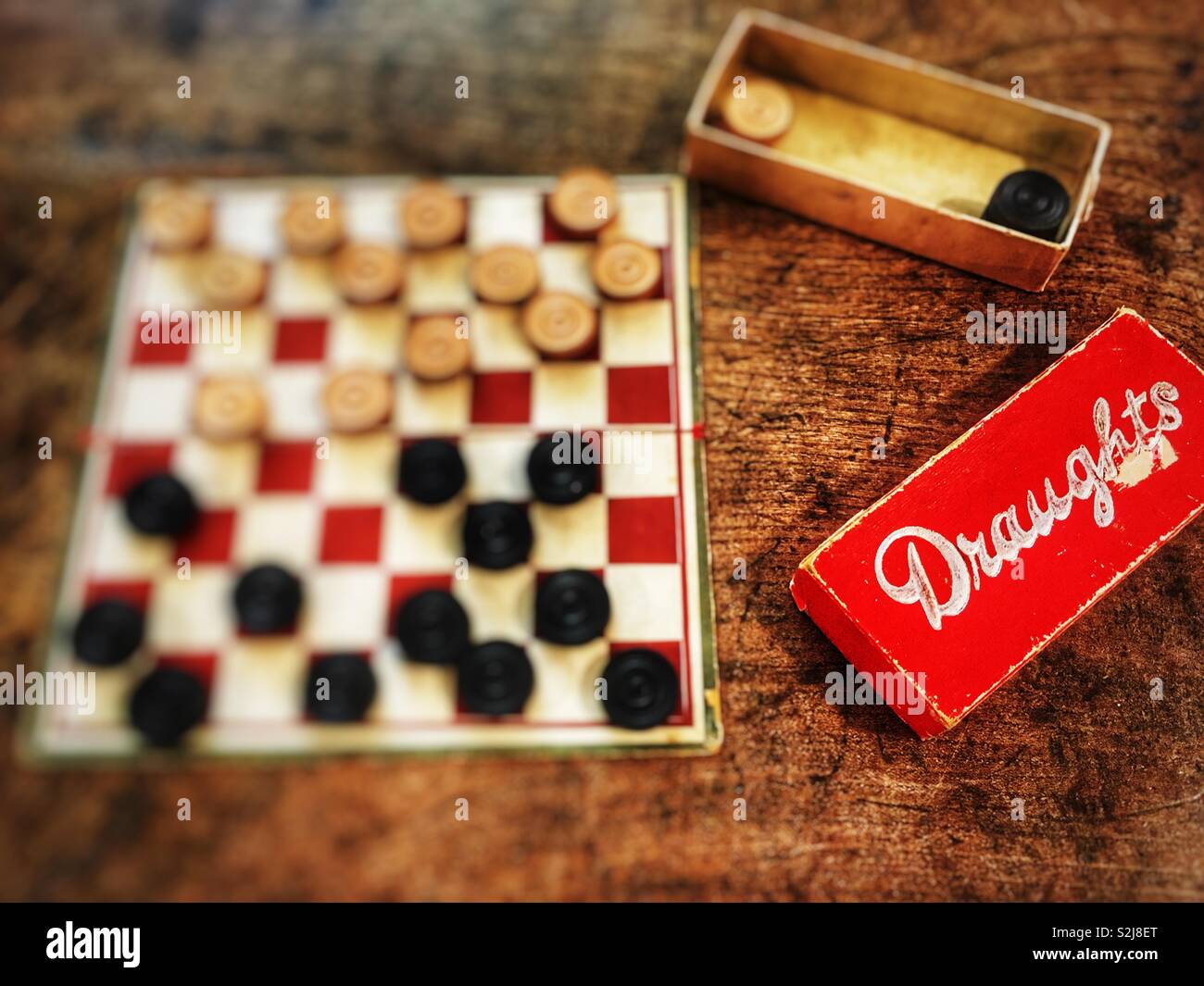 Draughts and antique hi-res stock photography and images - Alamy