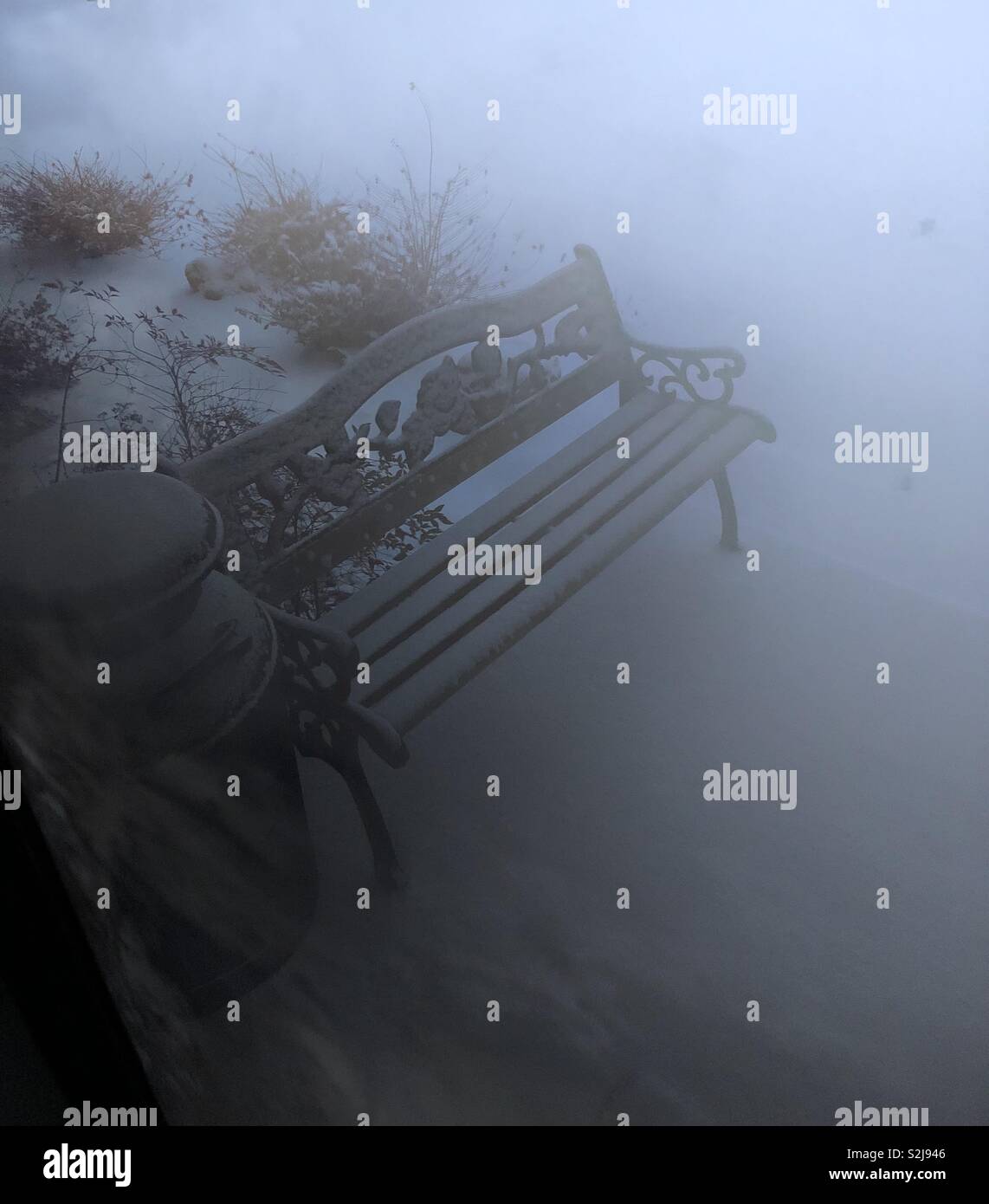 Foggy Window Stock Photos & Foggy Window Stock Images - Alamy