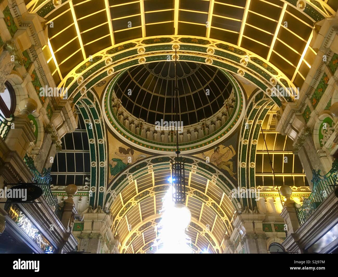 Arched roofing and dome of the Victorian Arcade, Leeds Stock Photo - Alamy