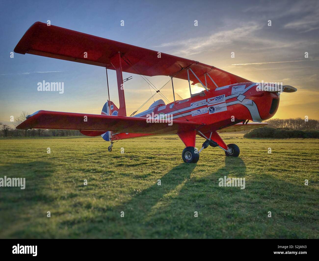 Red sunny sunset on smartphone stock photos and images - Alamy