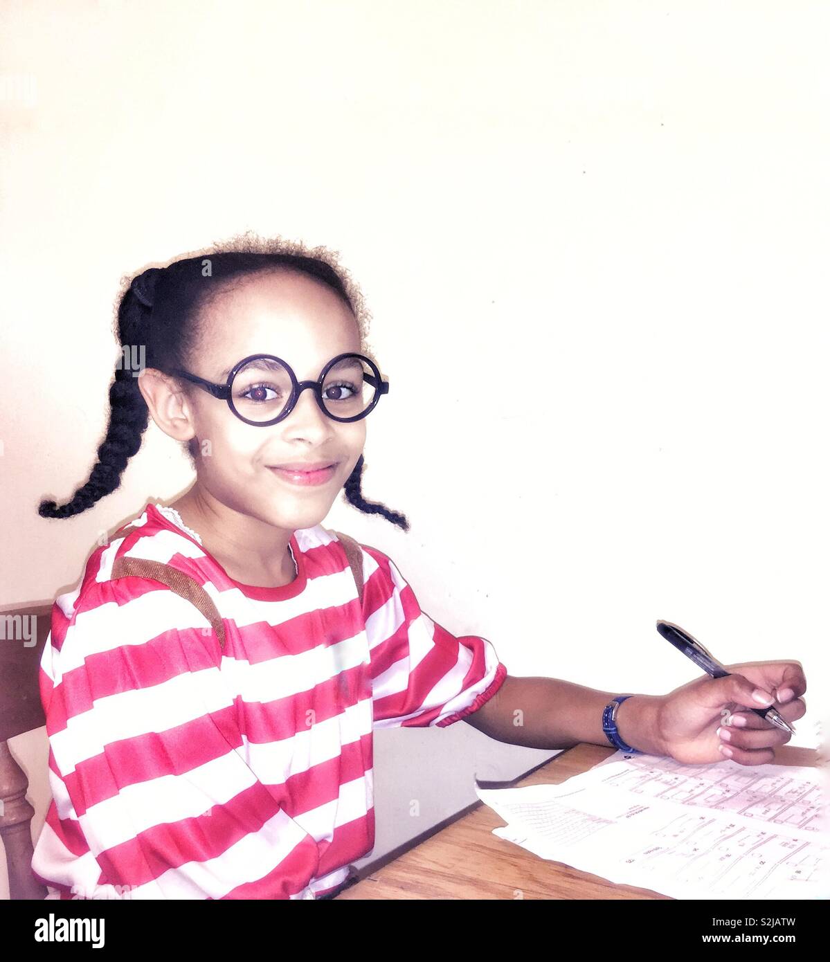 Learning gaze hi-res stock photography and images - Alamy