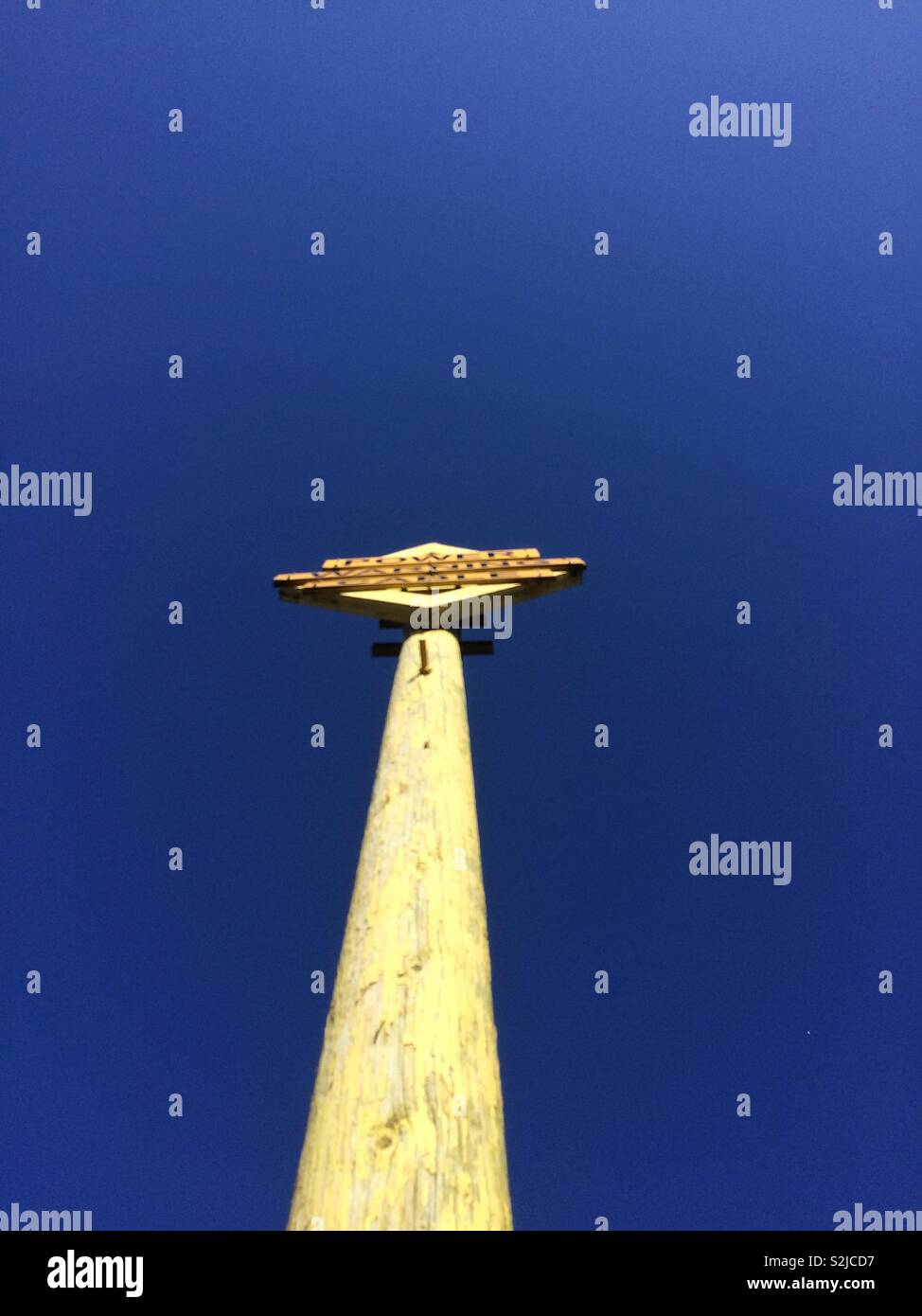 Power cable sign post at Lepe Beach,South UK Stock Photo - Alamy