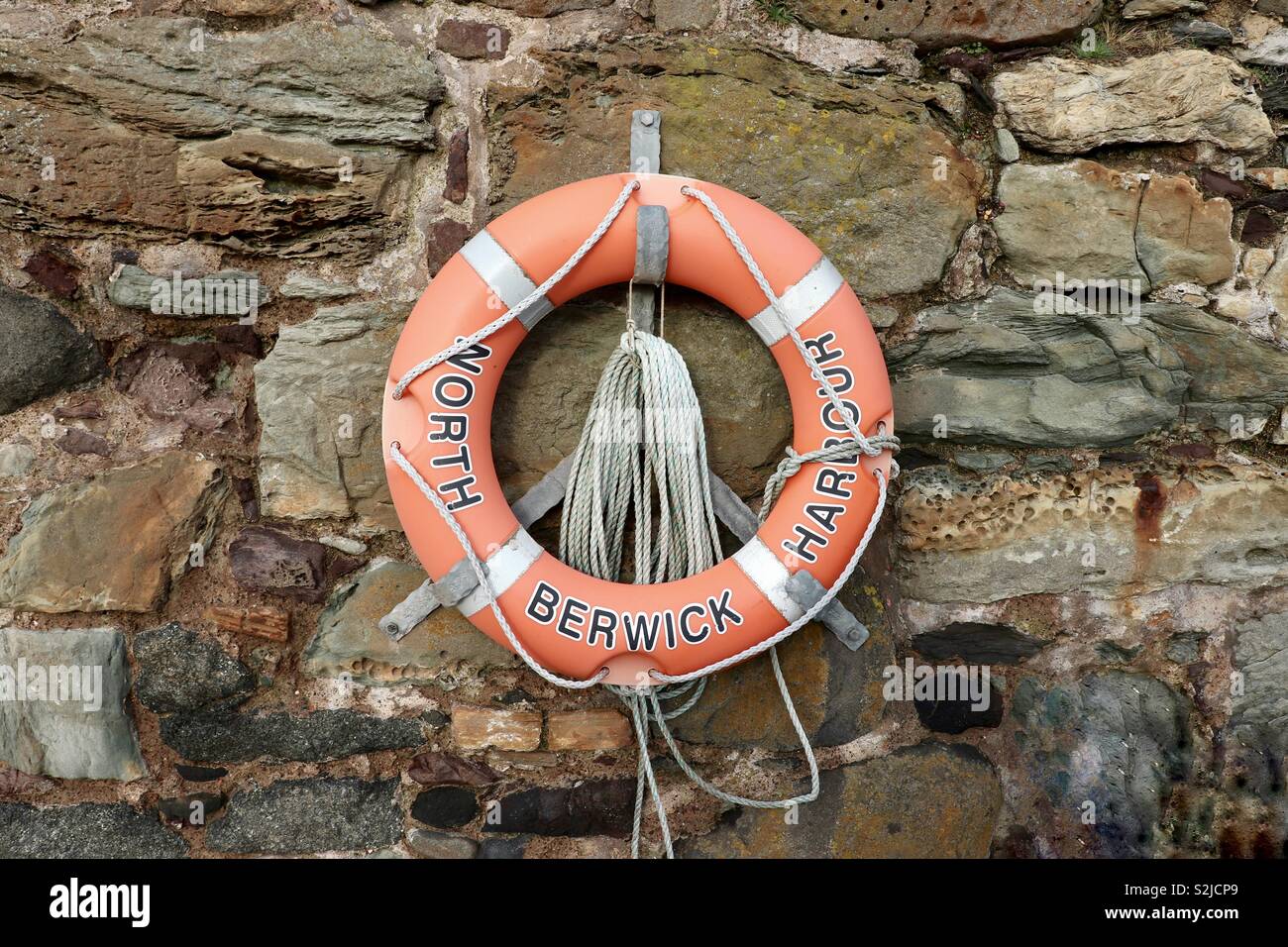 Ring mounted hi-res stock photography and images - Alamy