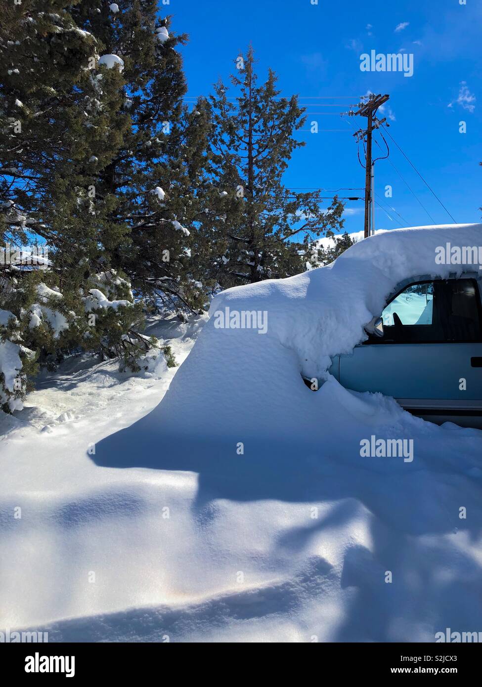 Lots of snow hi-res stock photography and images - Alamy