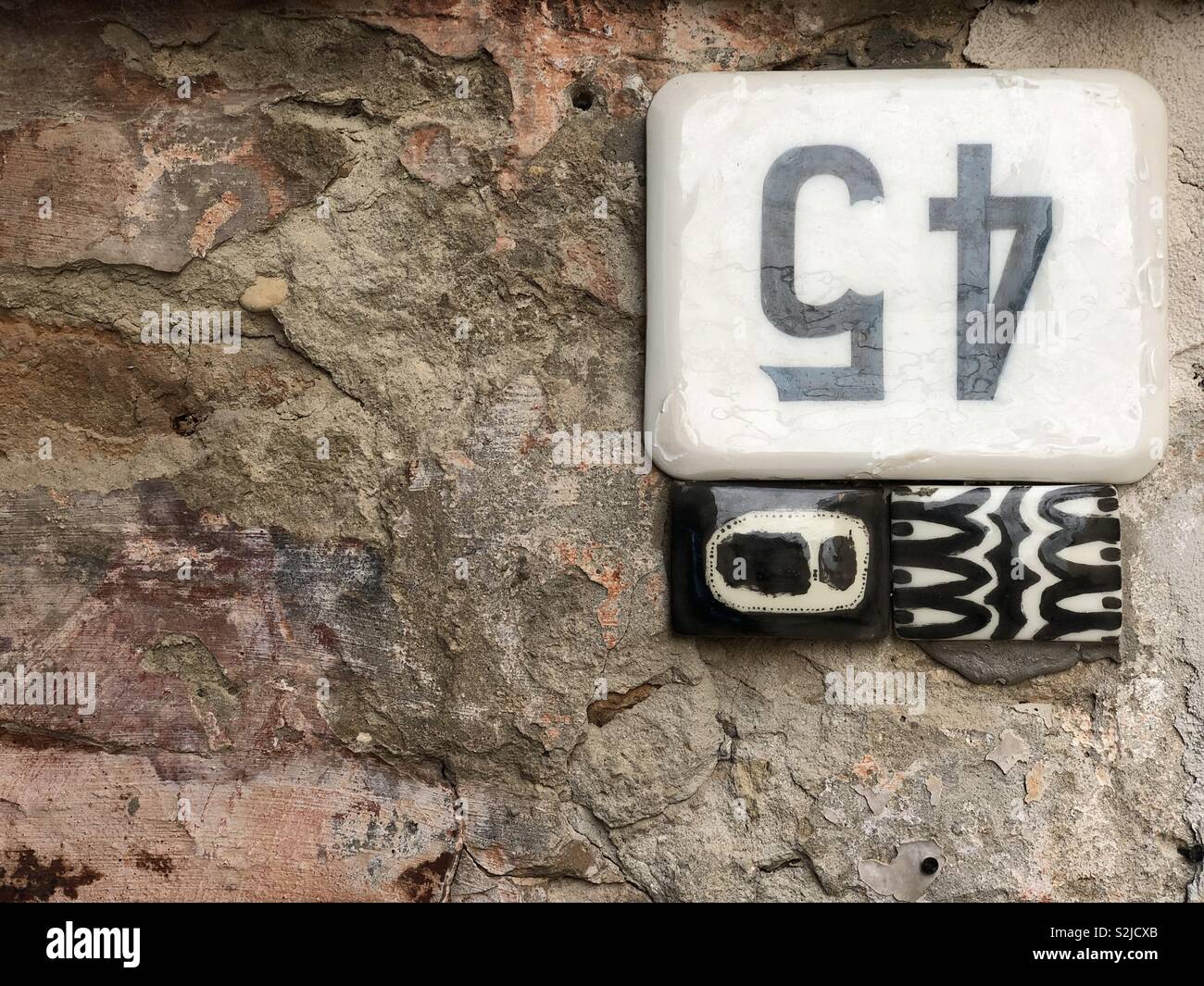 Ceramic wall plaque hi-res stock photography and images - Alamy