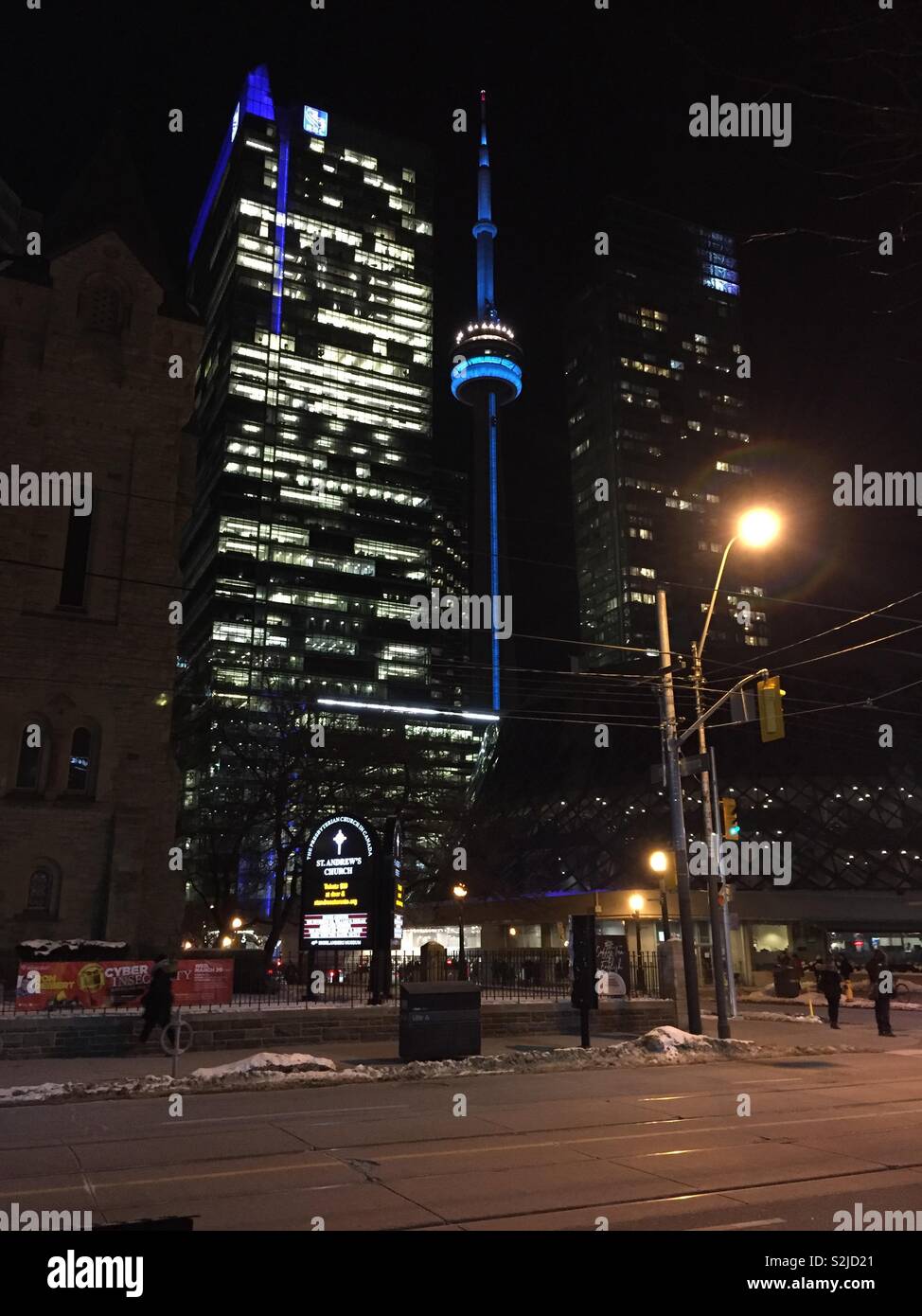 Toronto’s CN Tower at Night Stock Photo - Alamy
