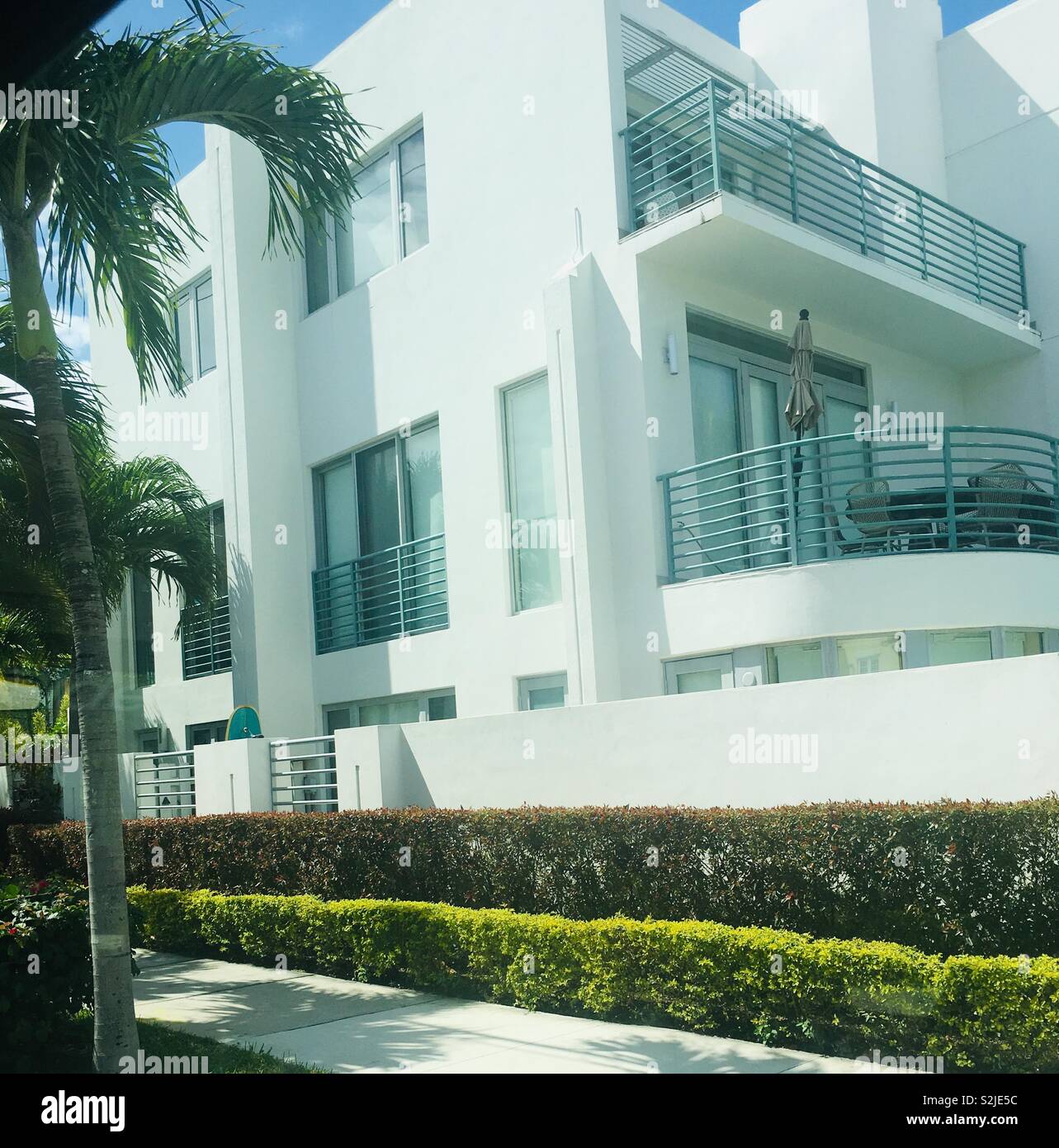 Cool house hi-res stock photography and images - Alamy