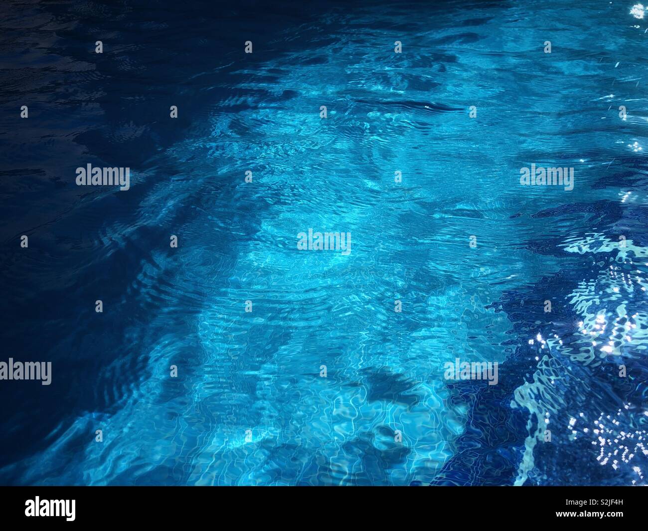 Cool pool hi-res stock photography and images - Alamy