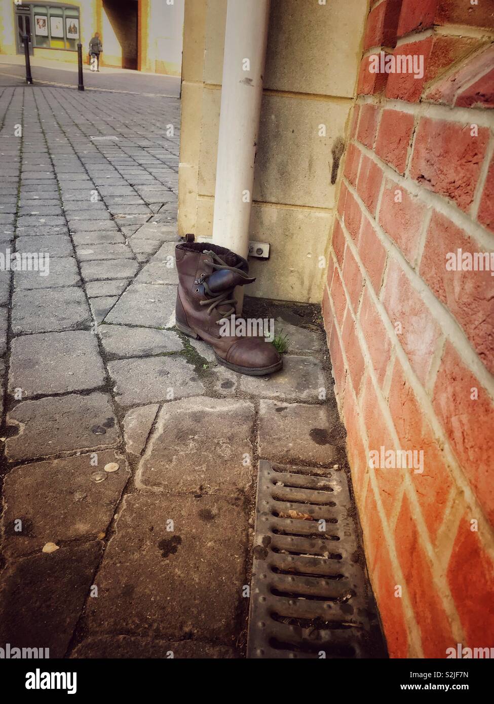 Lost shoe hi-res stock photography and images - Alamy