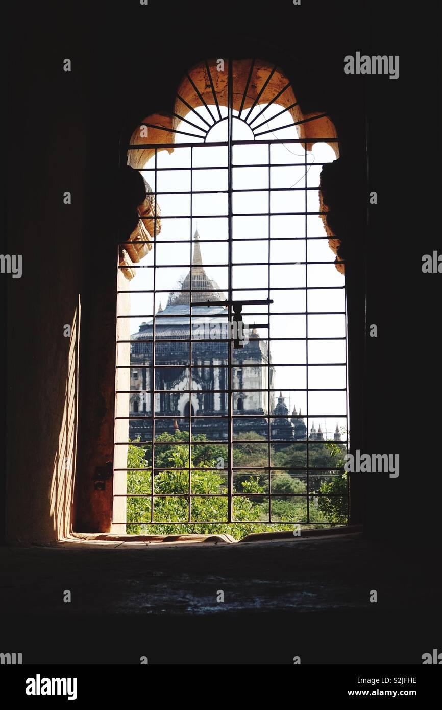 Through the barred window hi-res stock photography and images - Alamy