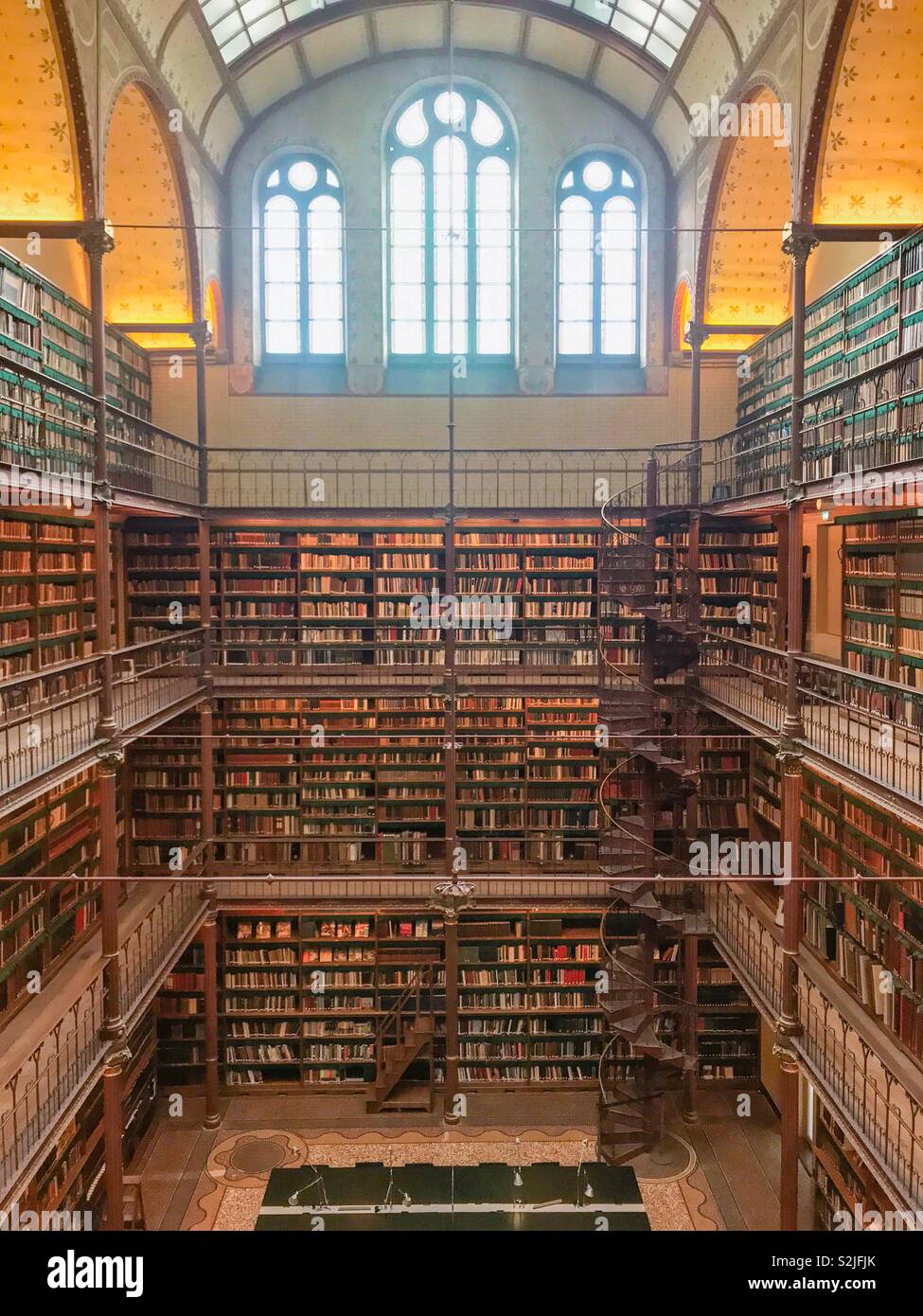 Interior of the library at the Rijksmuseum in Amsterdam Stock Photo - Alamy