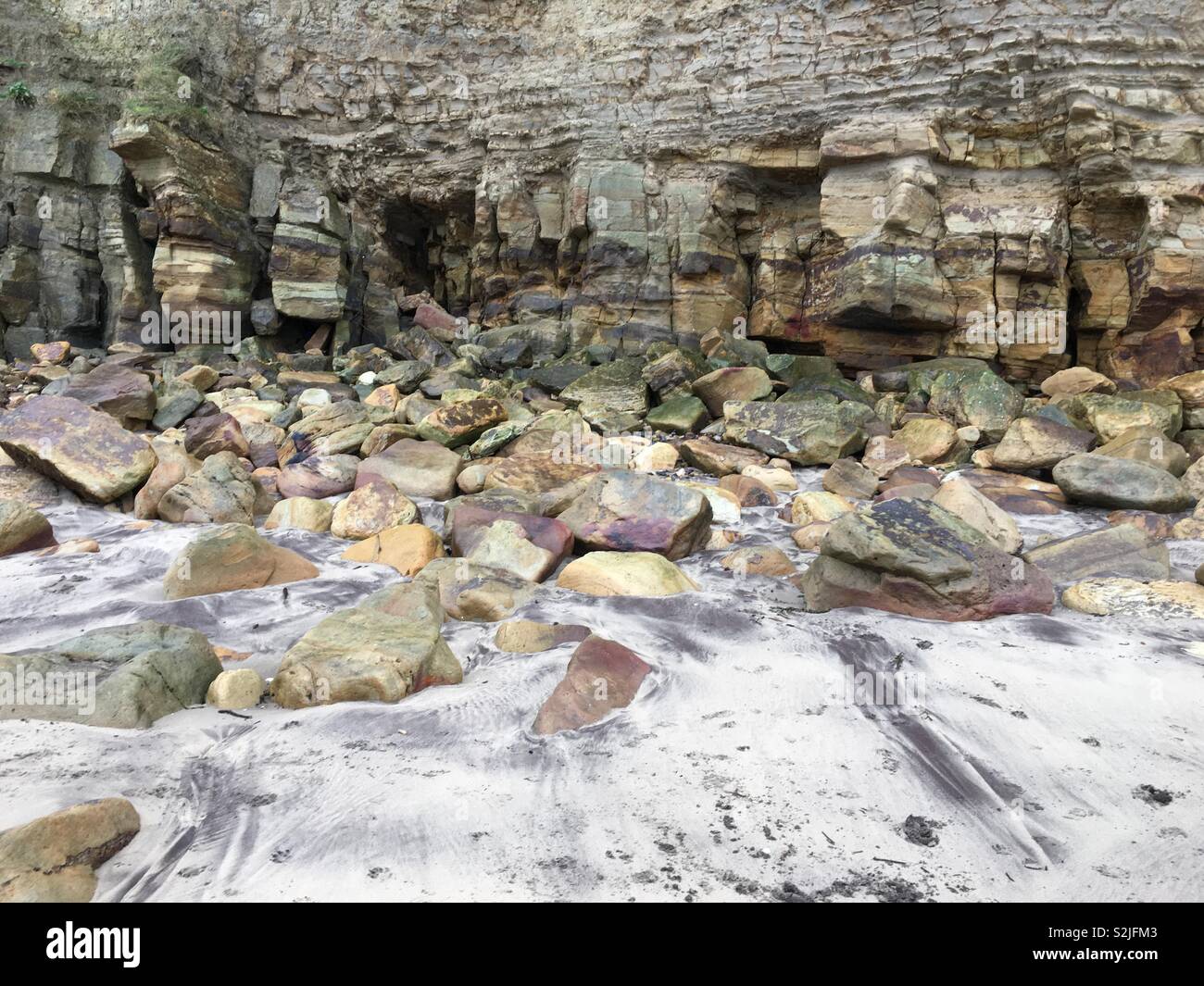 Whitby cliffs hi-res stock photography and images - Alamy