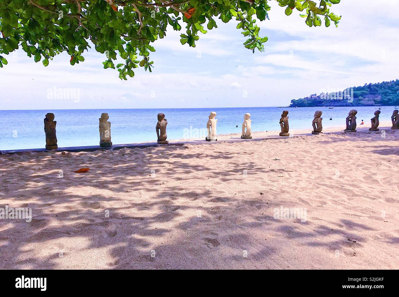 Beach statues hi-res stock photography and images - Alamy