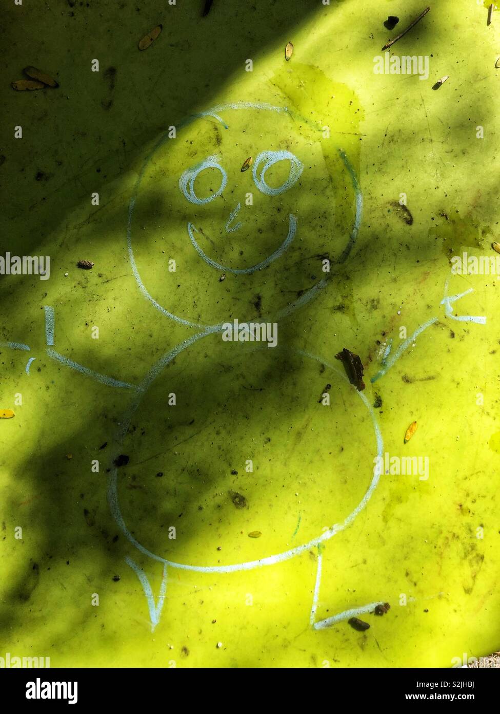 Child’s drawing of a person in chalk Stock Photo - Alamy