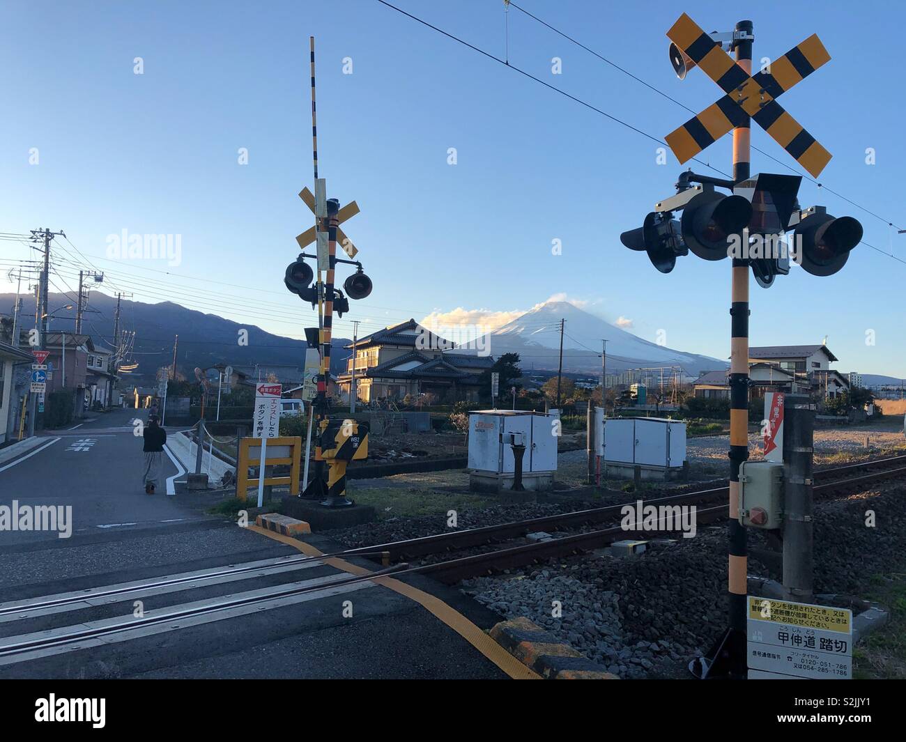 Train crossings hi-res stock photography and images - Alamy