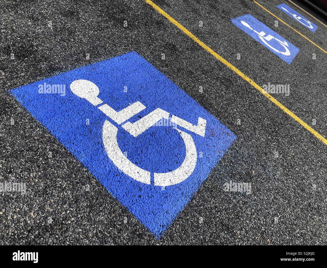 Parking spots hi-res stock photography and images - Alamy