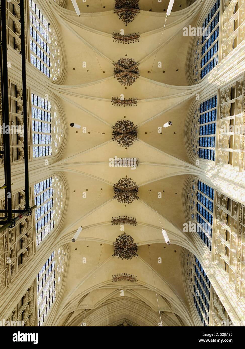 Church ceiling hi-res stock photography and images - Alamy