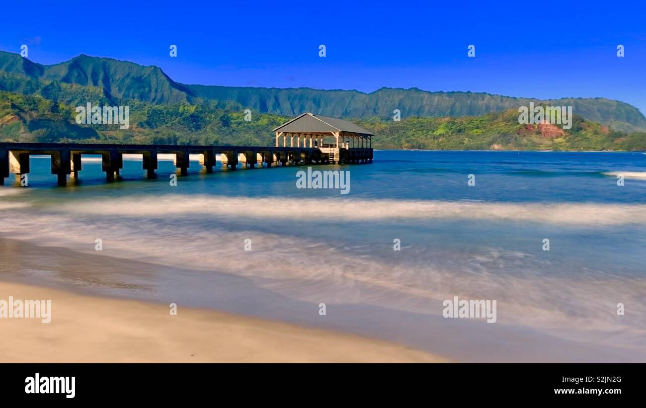 Hanalei pier hawaii hi-res stock photography and images - Alamy