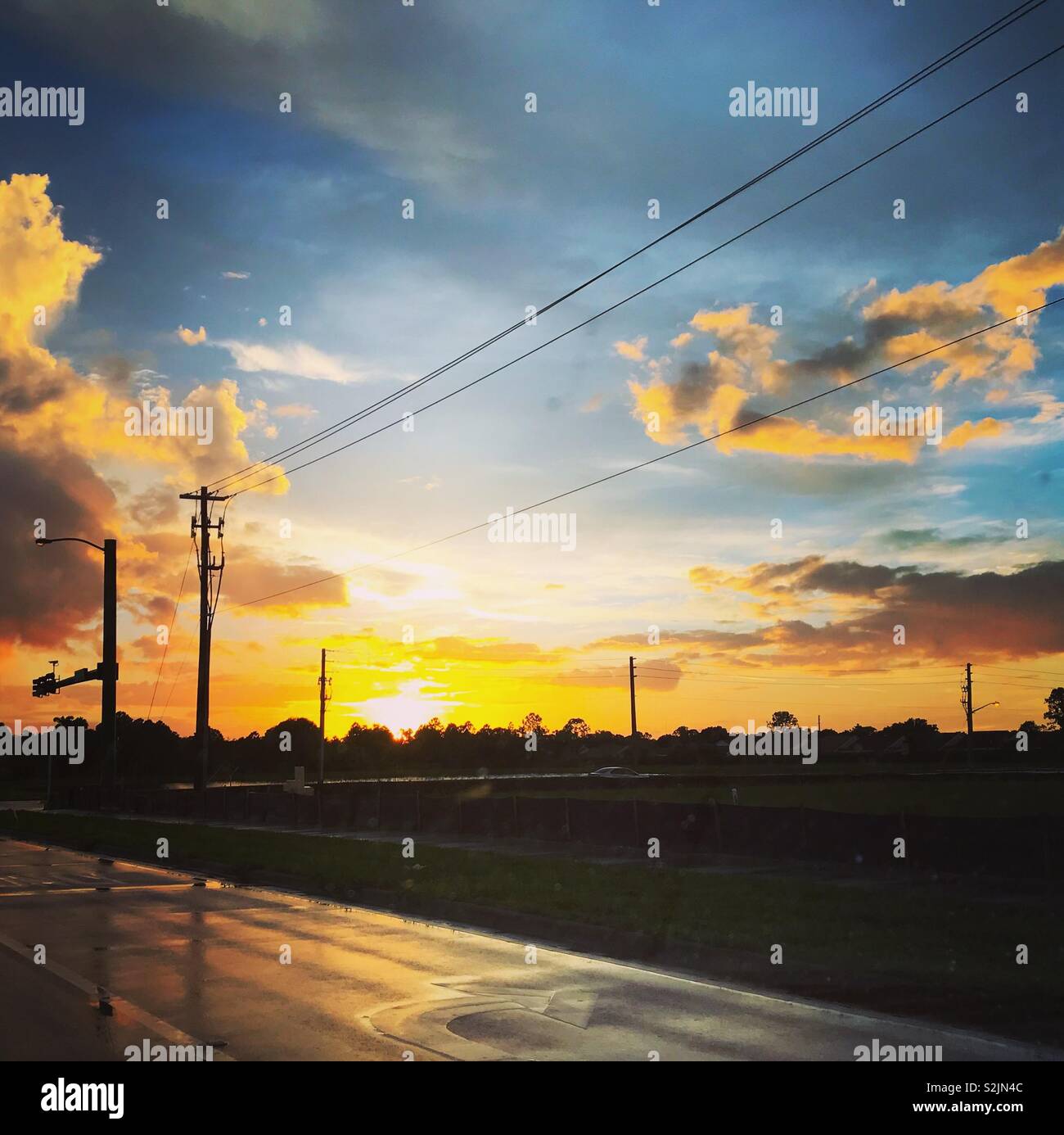 Highway after rain hi-res stock photography and images - Alamy