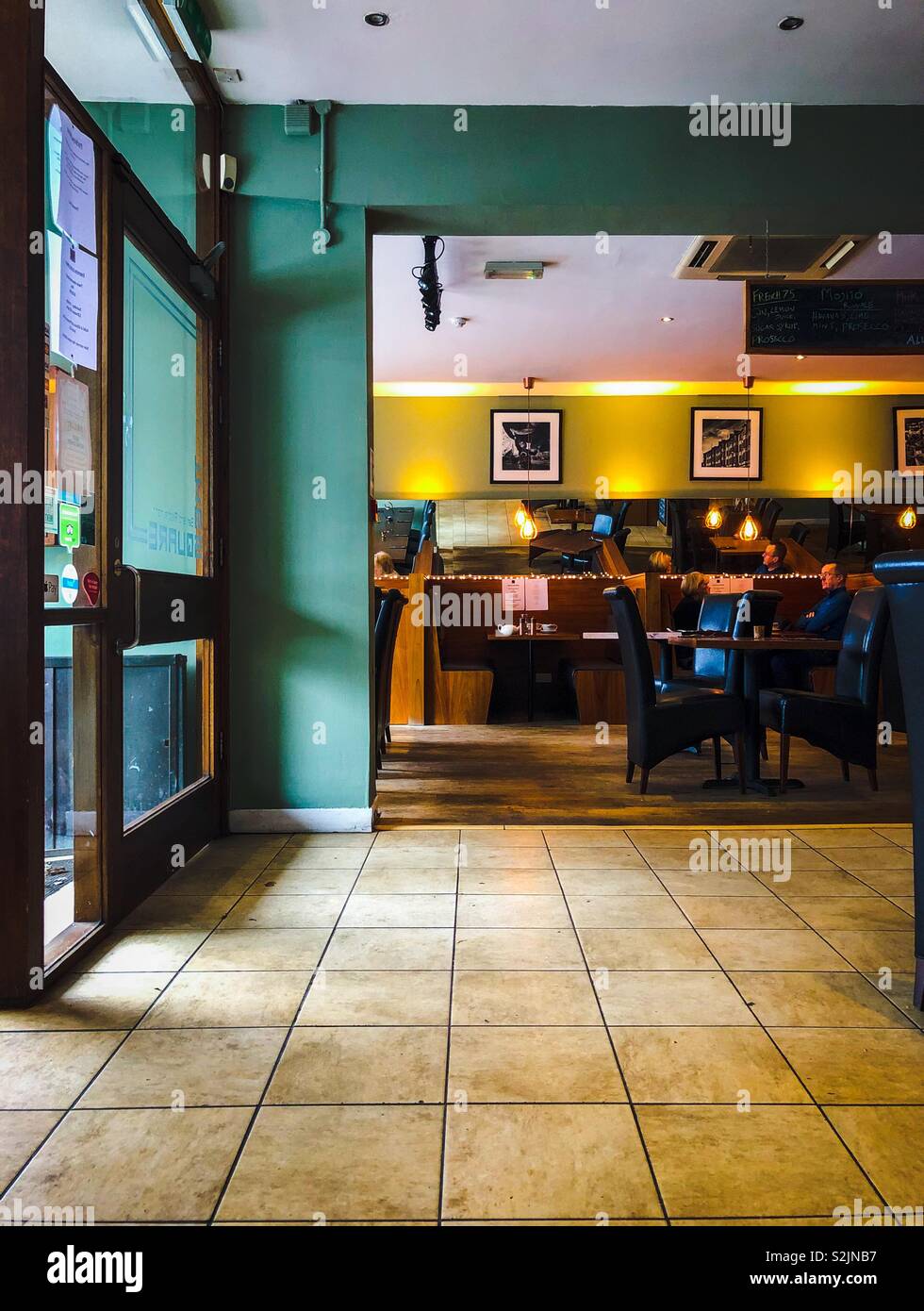 Scottish pub interior hi-res stock photography and images - Alamy