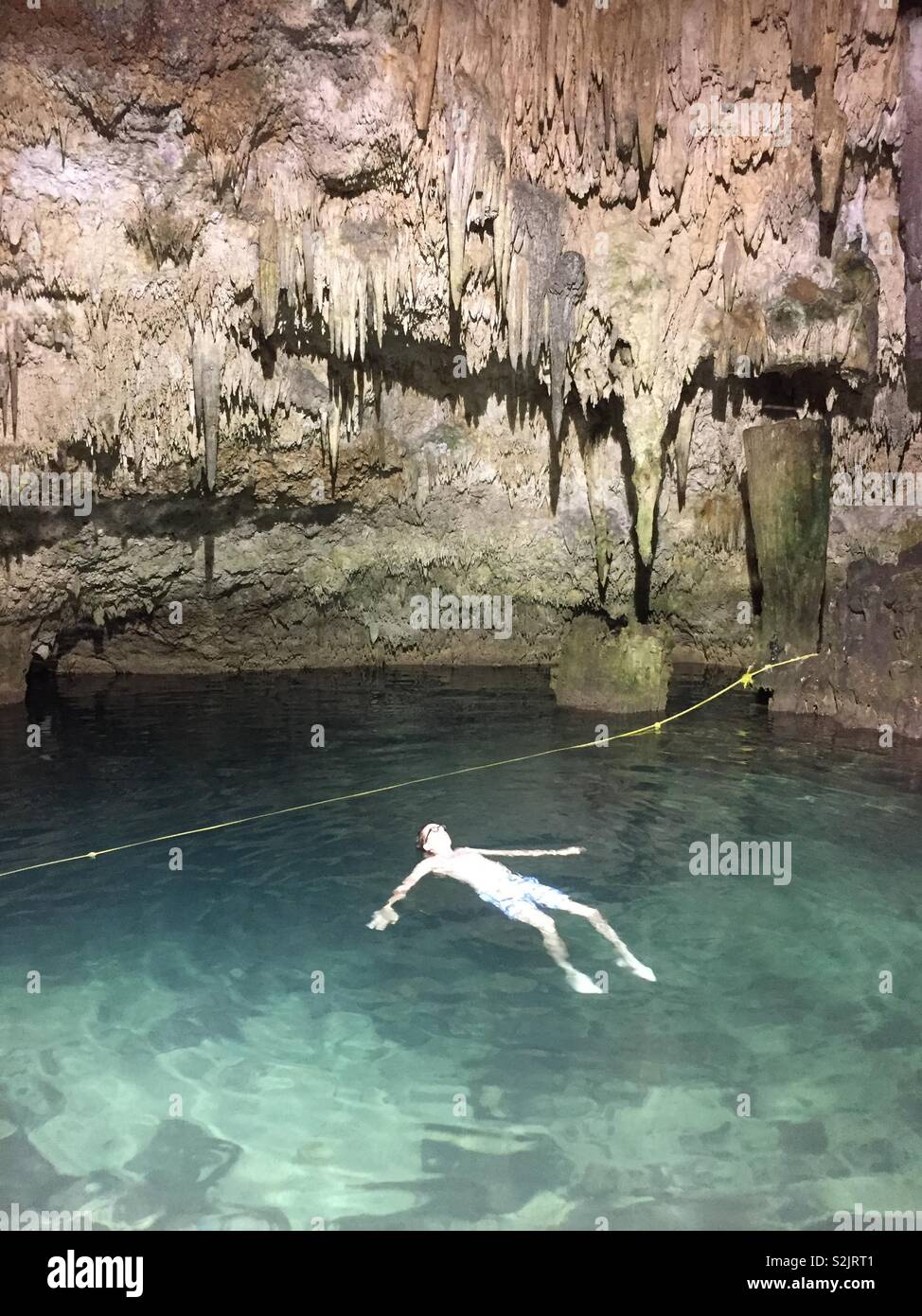 Man floating hi-res stock photography and images - Alamy