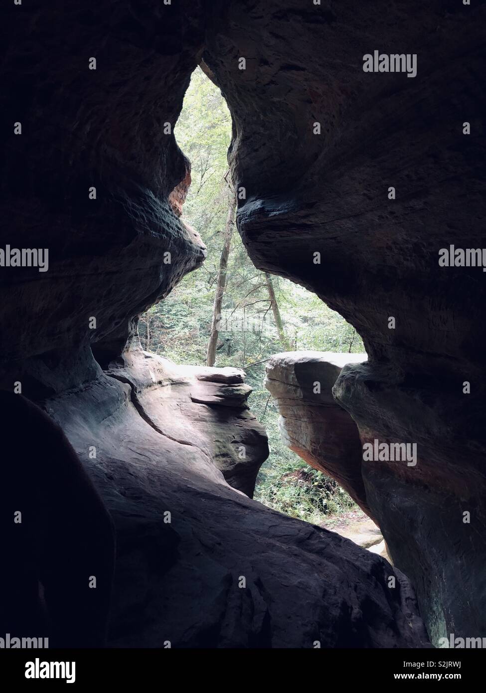 House inside the rock hi-res stock photography and images - Alamy