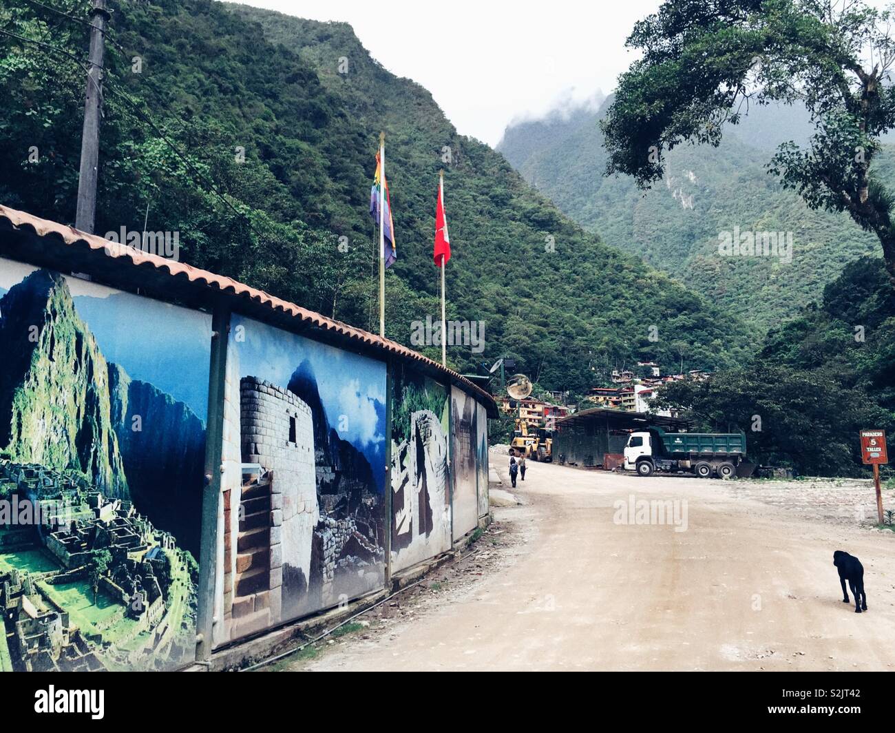 Dusty street hi-res stock photography and images - Alamy