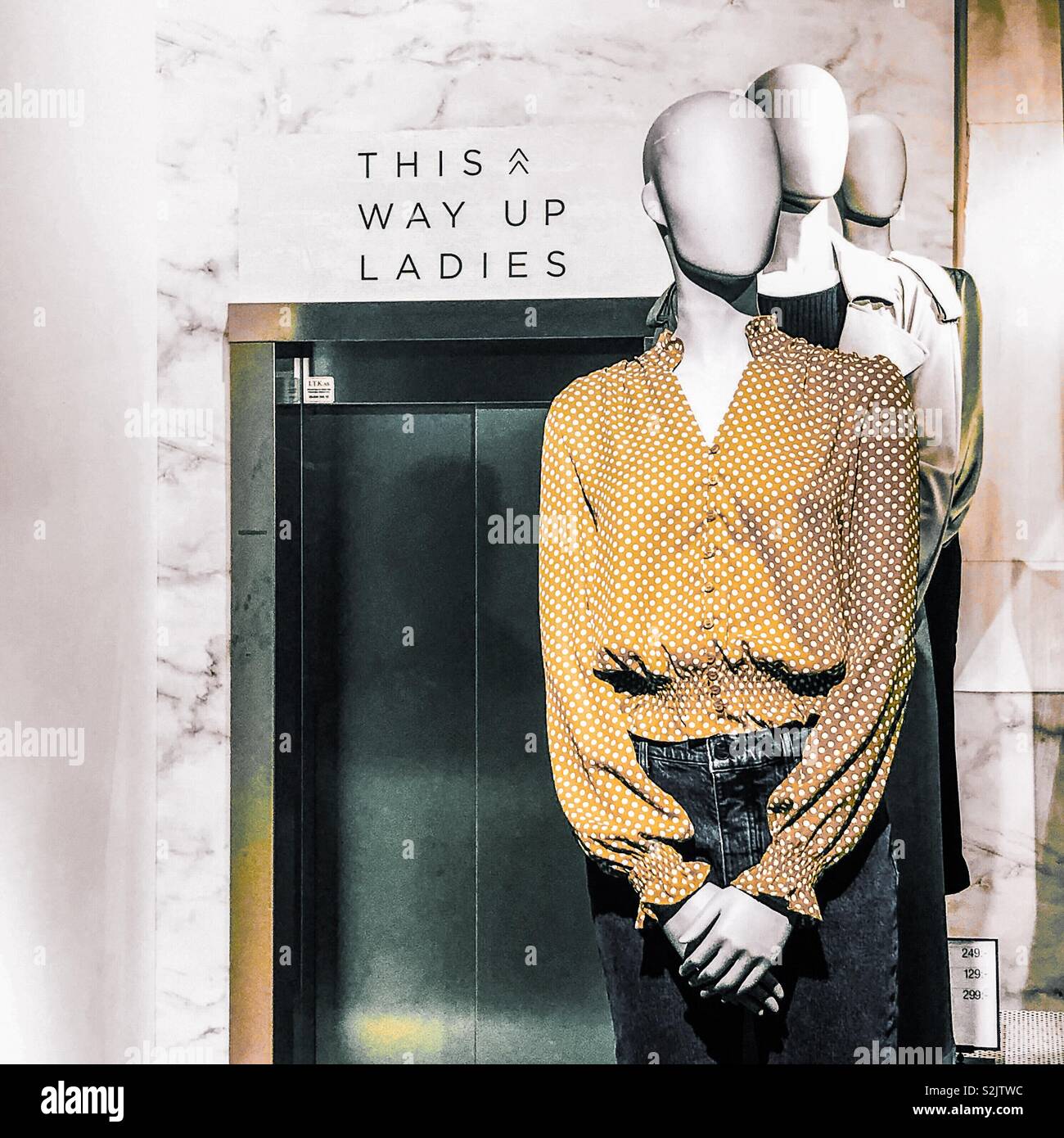 Line of front doors hi-res stock photography and images - Alamy