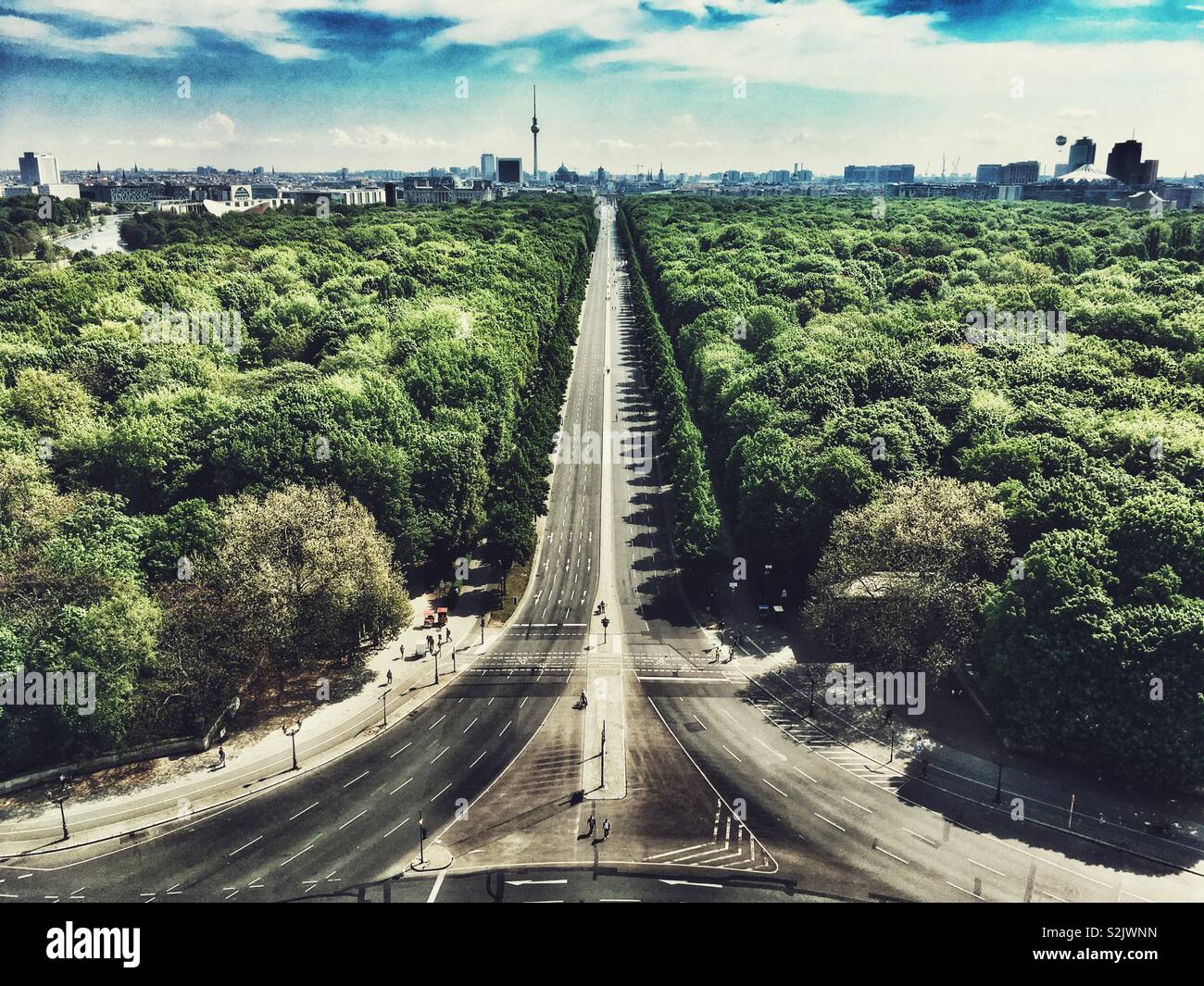 A view across Berlin from the top of the Victory Monument Stock Photo ...