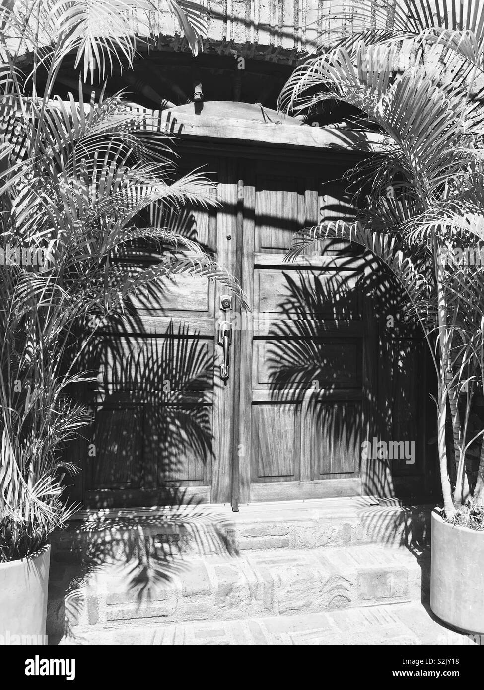 Tropical doors hi-res stock photography and images - Alamy