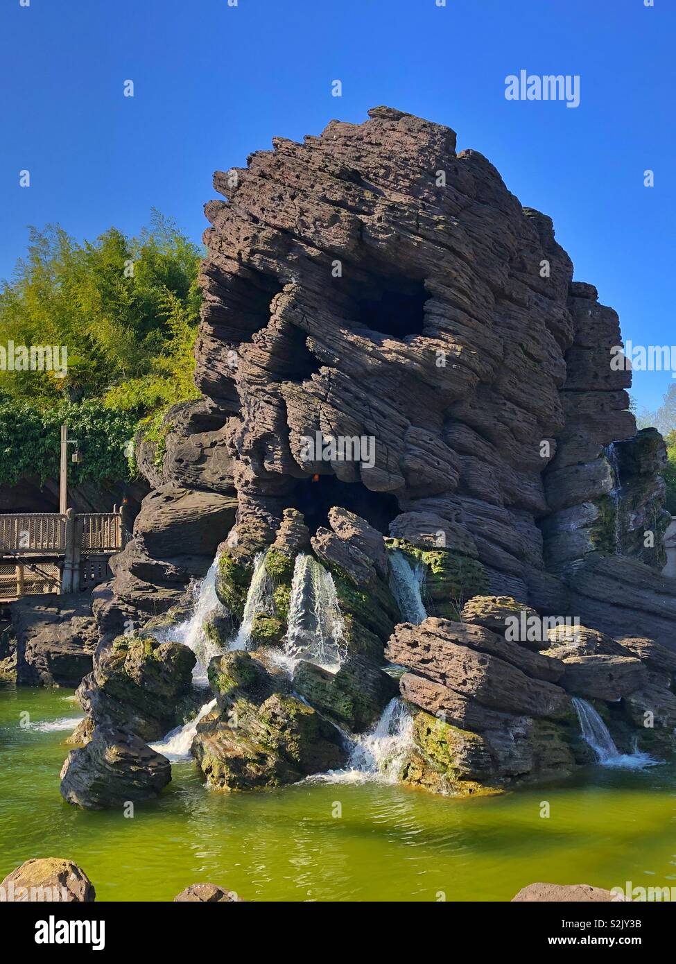 Skull rock disneyland paris hi-res stock photography and images - Alamy