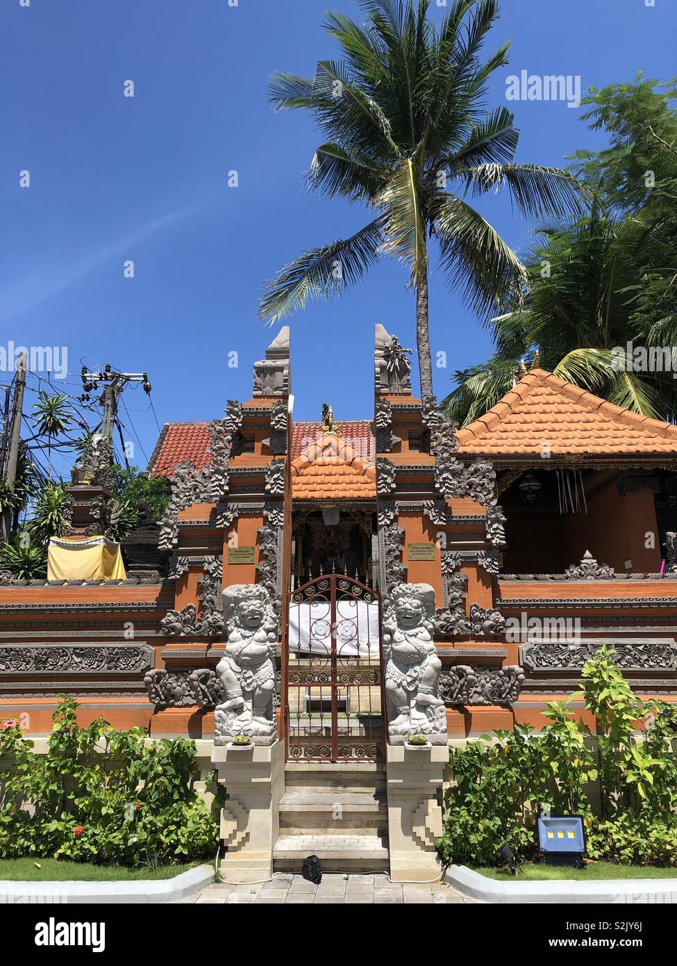 Balinese gate architecture hi-res stock photography and images - Alamy