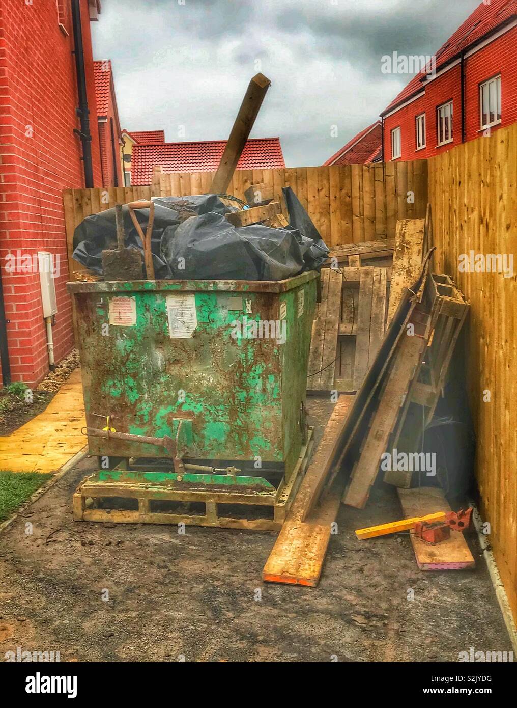 Full skip hi-res stock photography and images - Alamy