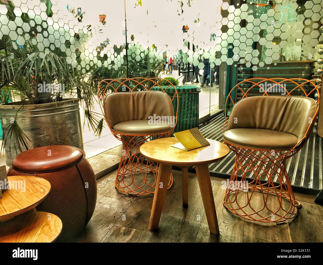 Modern Asian interior Stock Photo - Alamy