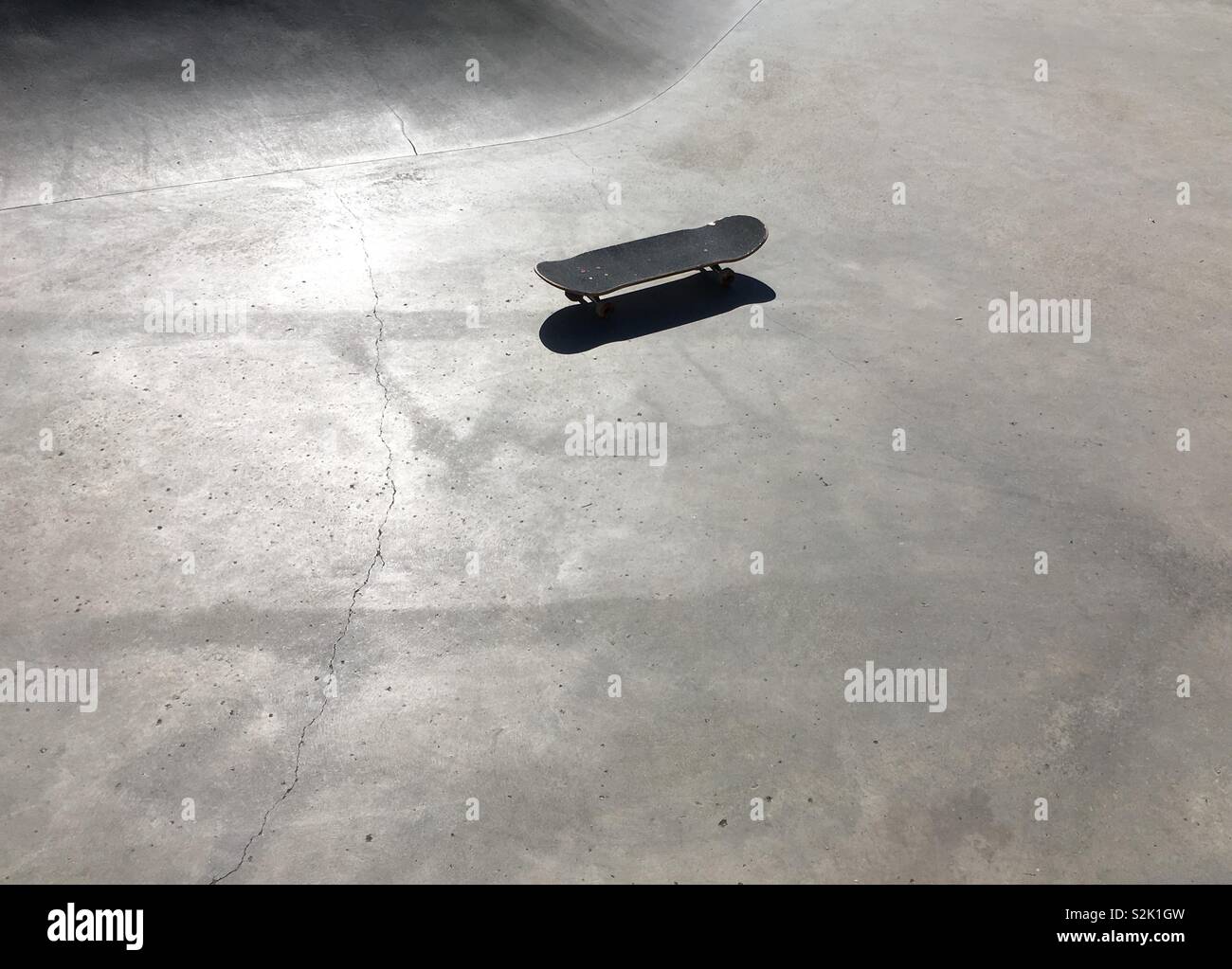 Board shadow hi-res stock photography and images - Alamy