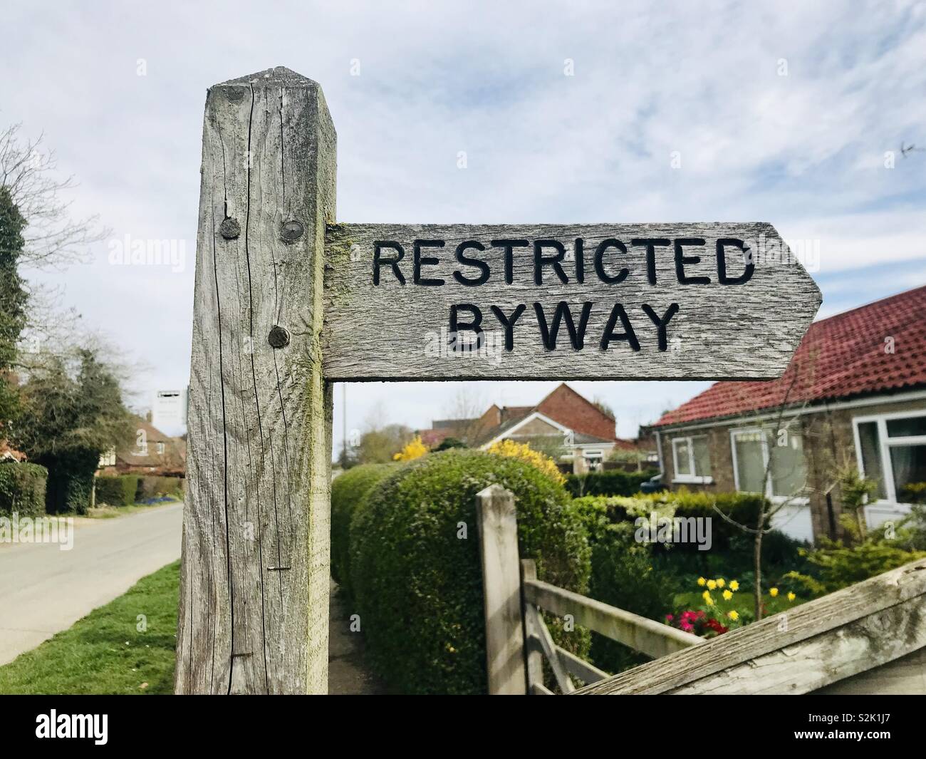 Restricted byway sign hi-res stock photography and images - Alamy