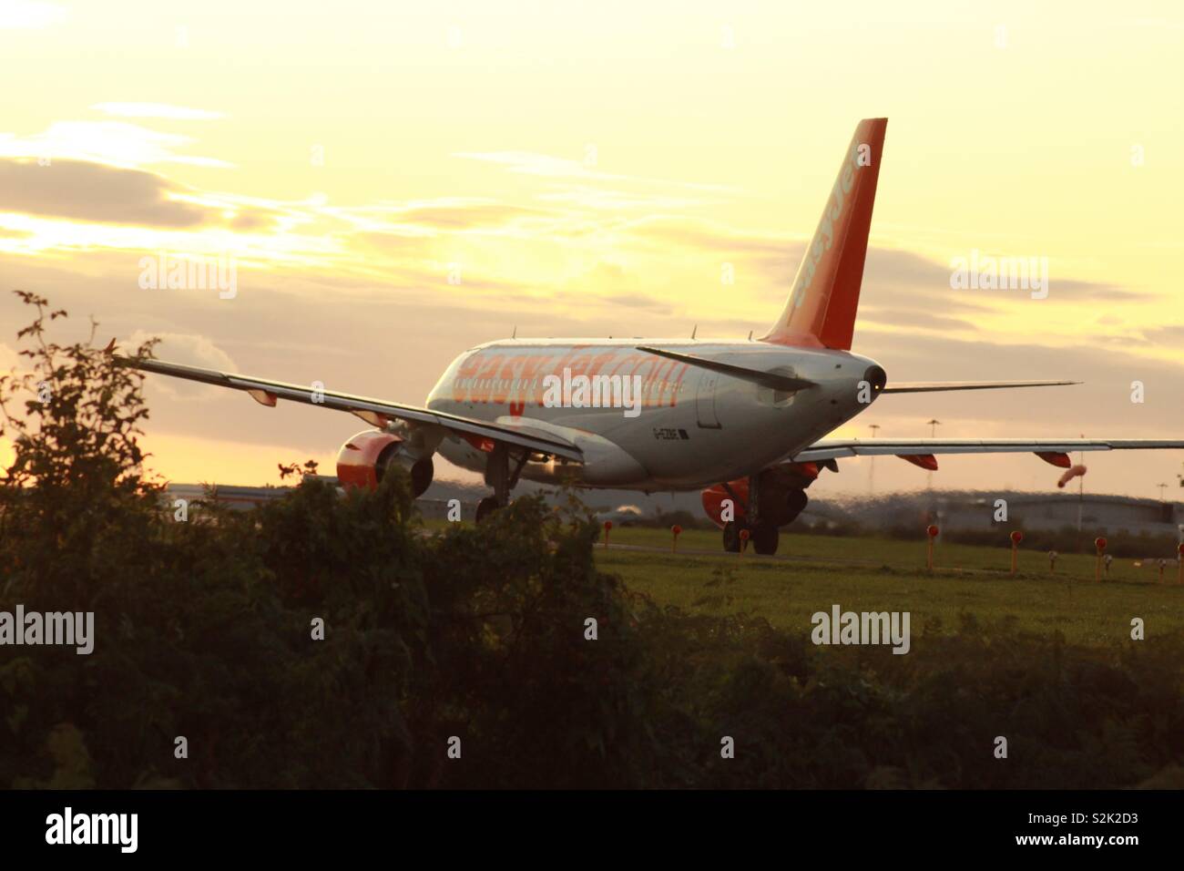 Easy jet ready for take off Stock Photo - Alamy
