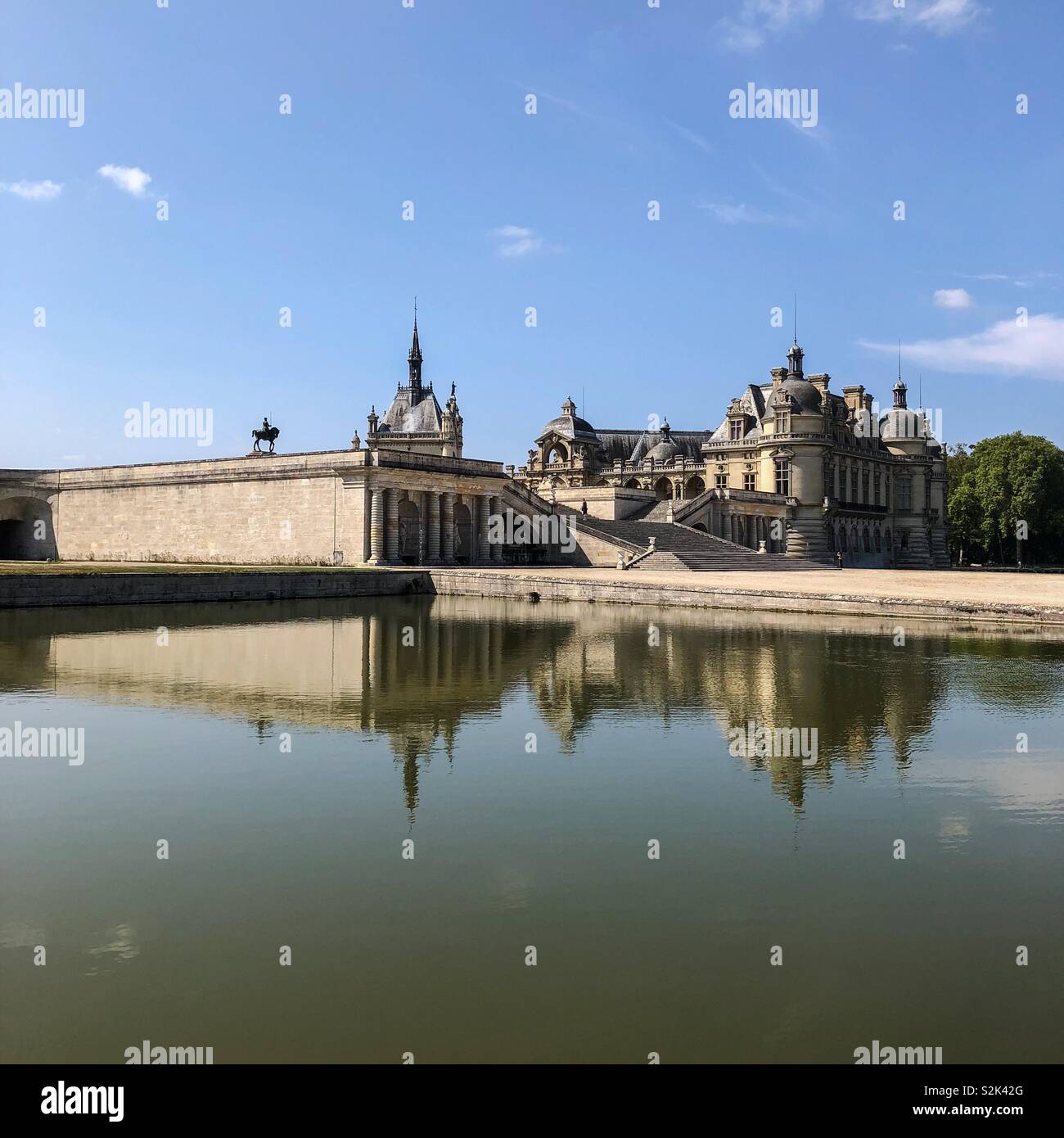 Chantilly castle hi-res stock photography and images - Alamy