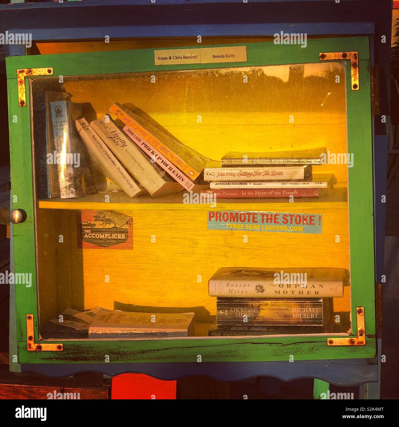 Community book box hi-res stock photography and images - Alamy