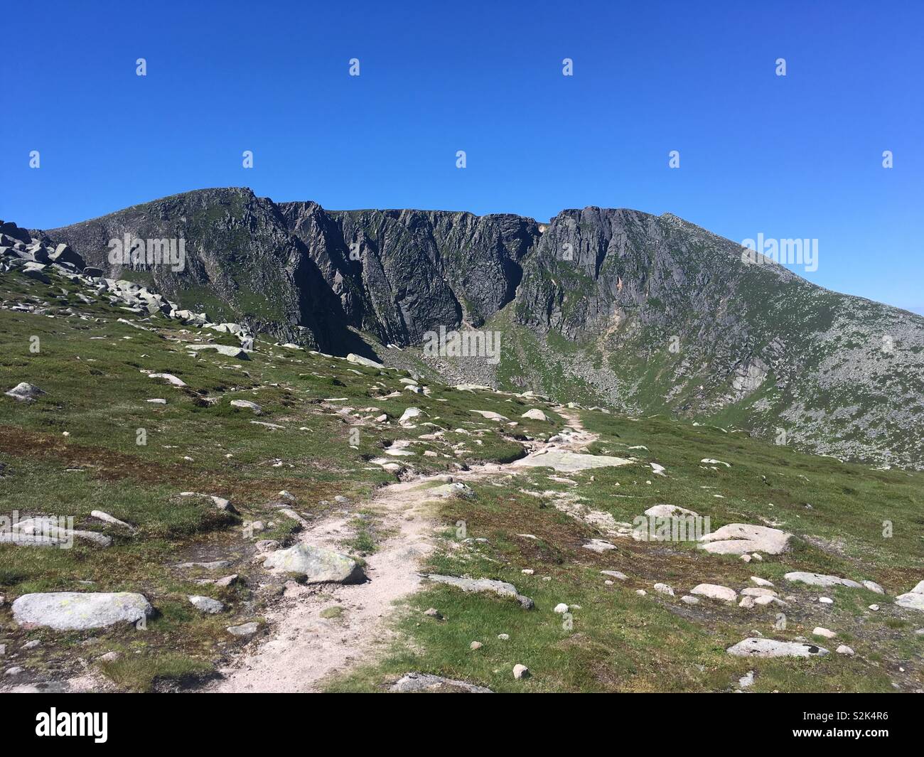Lochnagar hi-res stock photography and images - Alamy