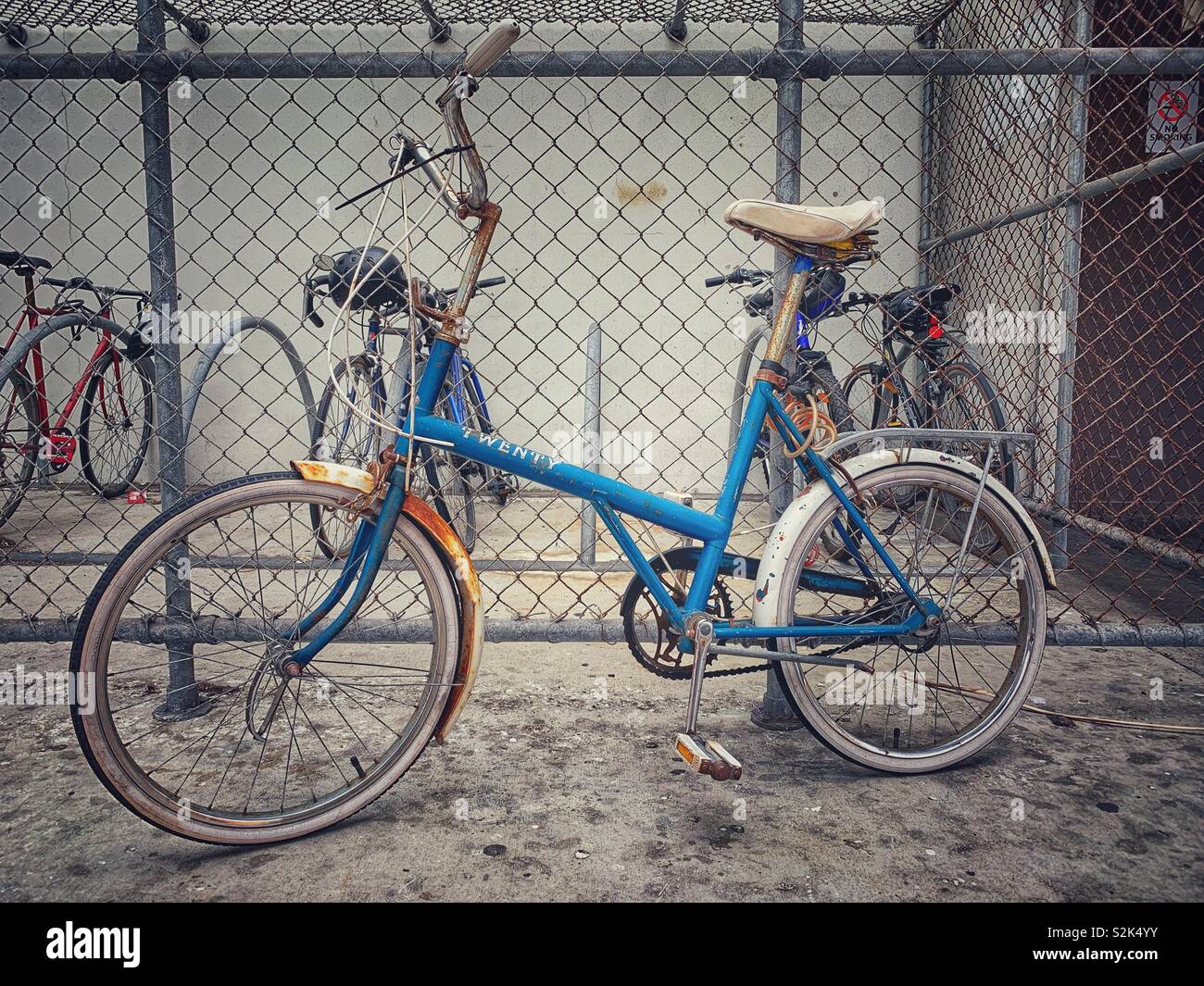Blue bike hi-res stock photography and images - Alamy