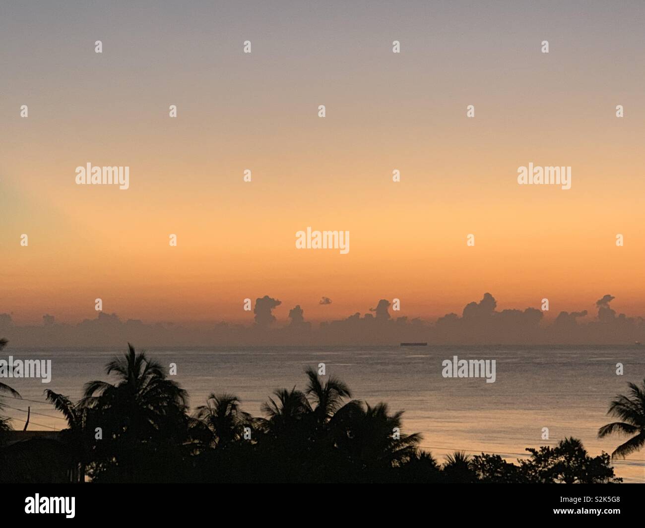 Soft sunrise hi-res stock photography and images - Alamy