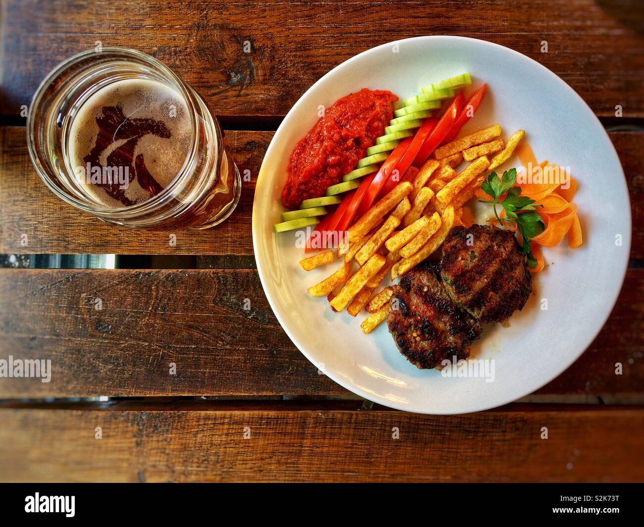 Lunchtime meal hi-res stock photography and images - Alamy