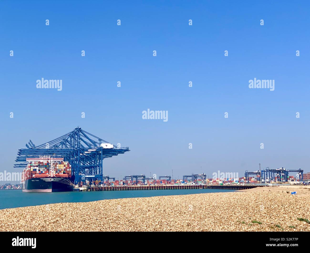 Msc container ship unloading hi-res stock photography and images - Alamy